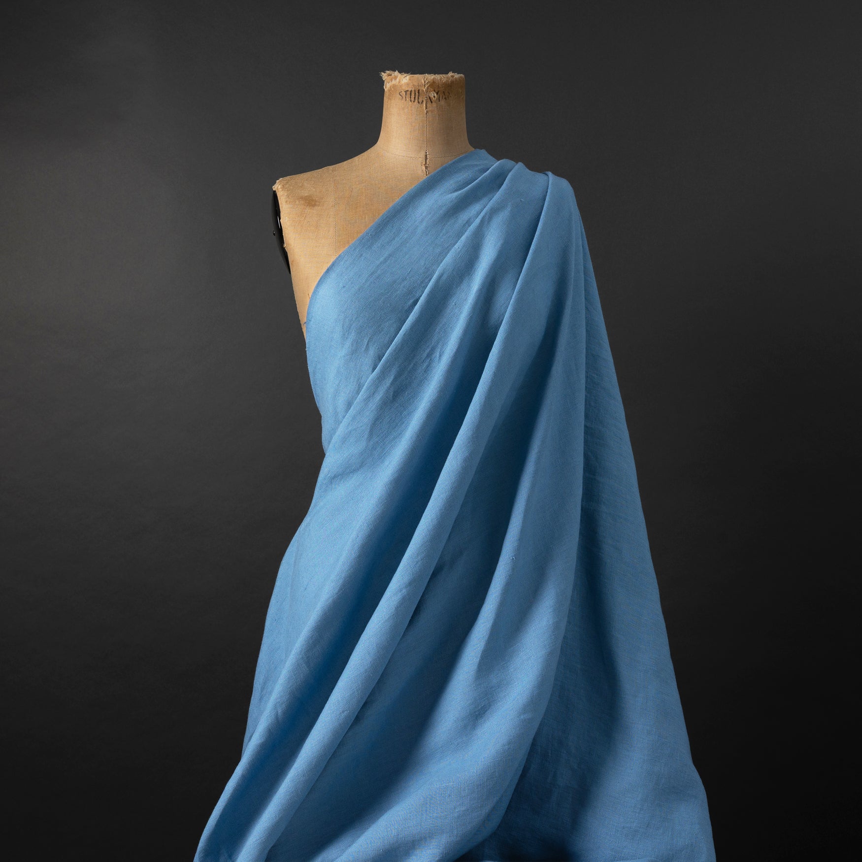 Ray Stitch European Linen - Cornflower | Plain Fabrics | Ray Stitch